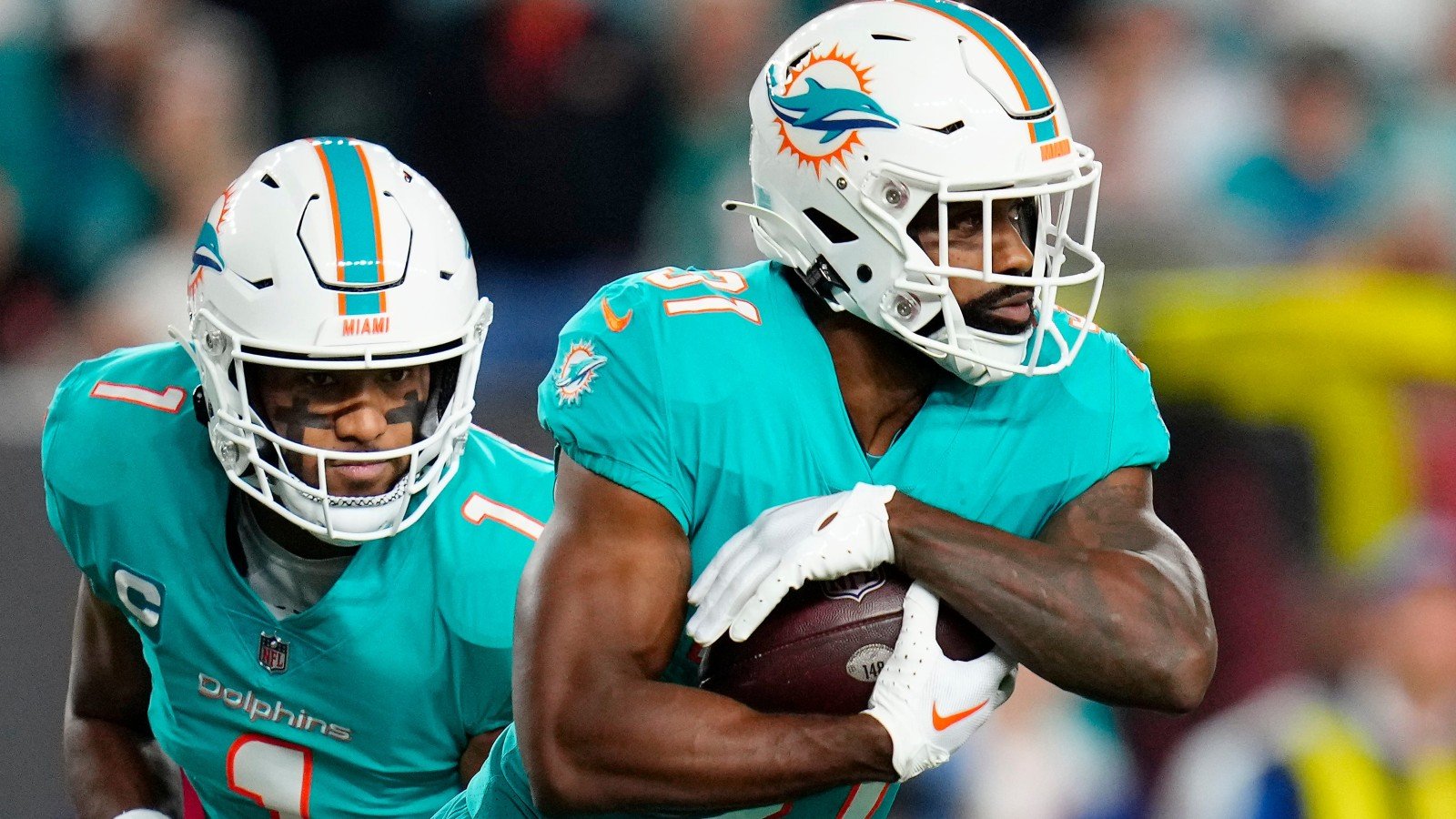 Miami Dolphins vs Pittsburgh Steelers Odds, SNF Picks & Best Bets
