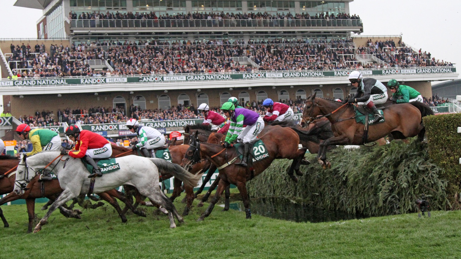 Aintree Races Today: Get a £30 Free Bet + Day 2 Schedule, Start Times🎄 ...